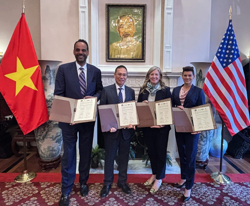 US ethanol industry leaders sign MOU with largest petroleum distributor in Vietnam | Ethanol ...